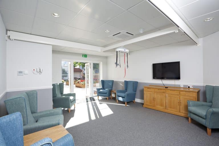 Ceiling Hoist vs Mobile Hoist - Which is best for me? - Felgains