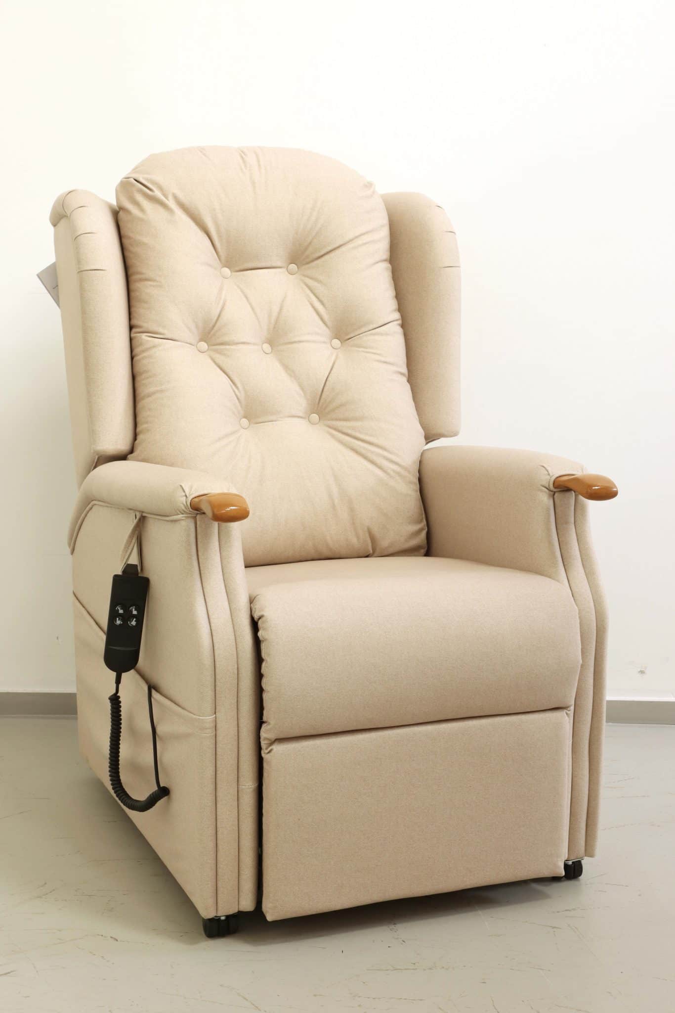What is a made to measure riser recliner chair? Options & limitations
