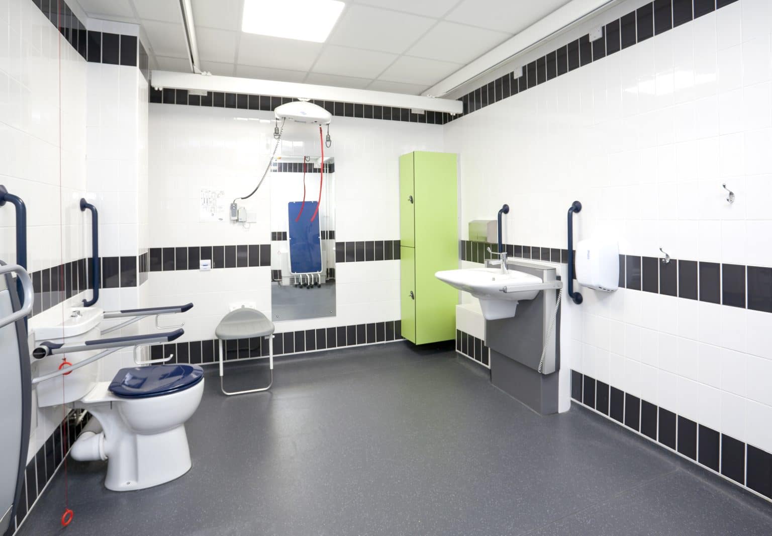 Straight track vs H-track ceiling hoists - what's the difference ...